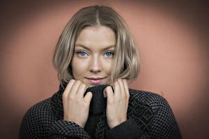 Astrid Smeplass | OSOBNOSTI.cz