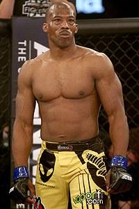 Louis Taylor | OSOBNOSTI.CZ