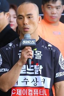 Park Seok Han | OSOBNOSTI.CZ