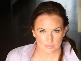 April Telek | OSOBNOSTI.cz