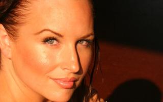 April Telek | OSOBNOSTI.cz